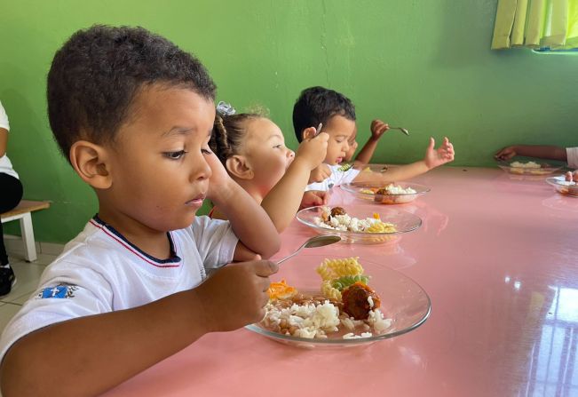 Notícia - Educação: Merenda escolar ganha mais itens - Prefeitura ...